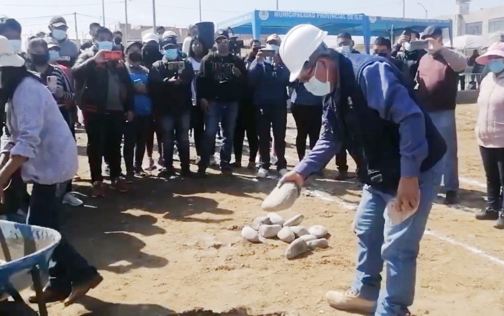 Colocan primera piedra en obra vial en el AA.HH. Vista al Mar 25082022 (2) | La Prensa Regional